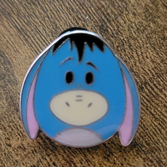 Disney | Jewelry | 32 425 530 Disney Pin Eeyore Easter Eggs Winnie The ...